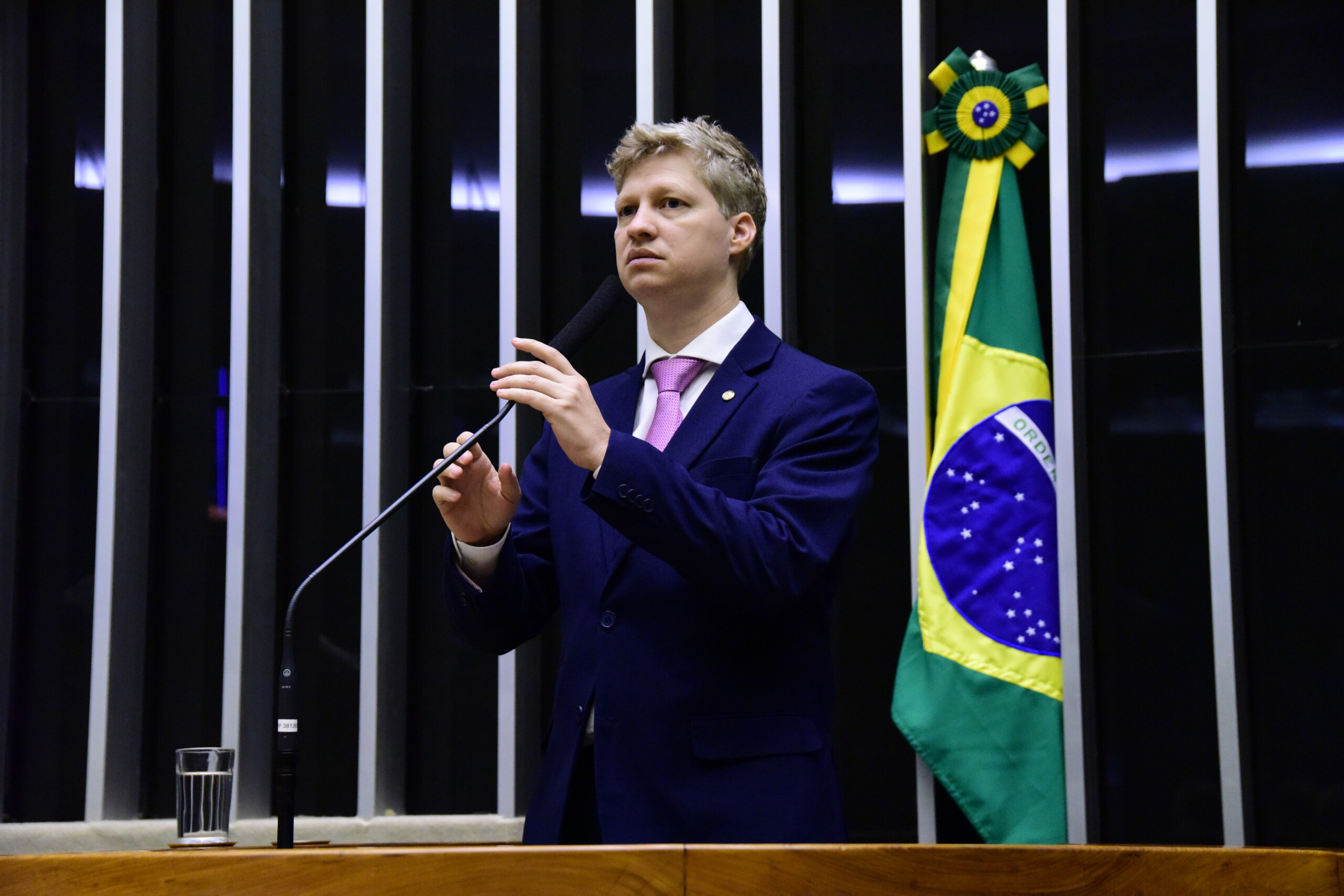 Partido NOVO entra com representação na PGR contra Lula por ...